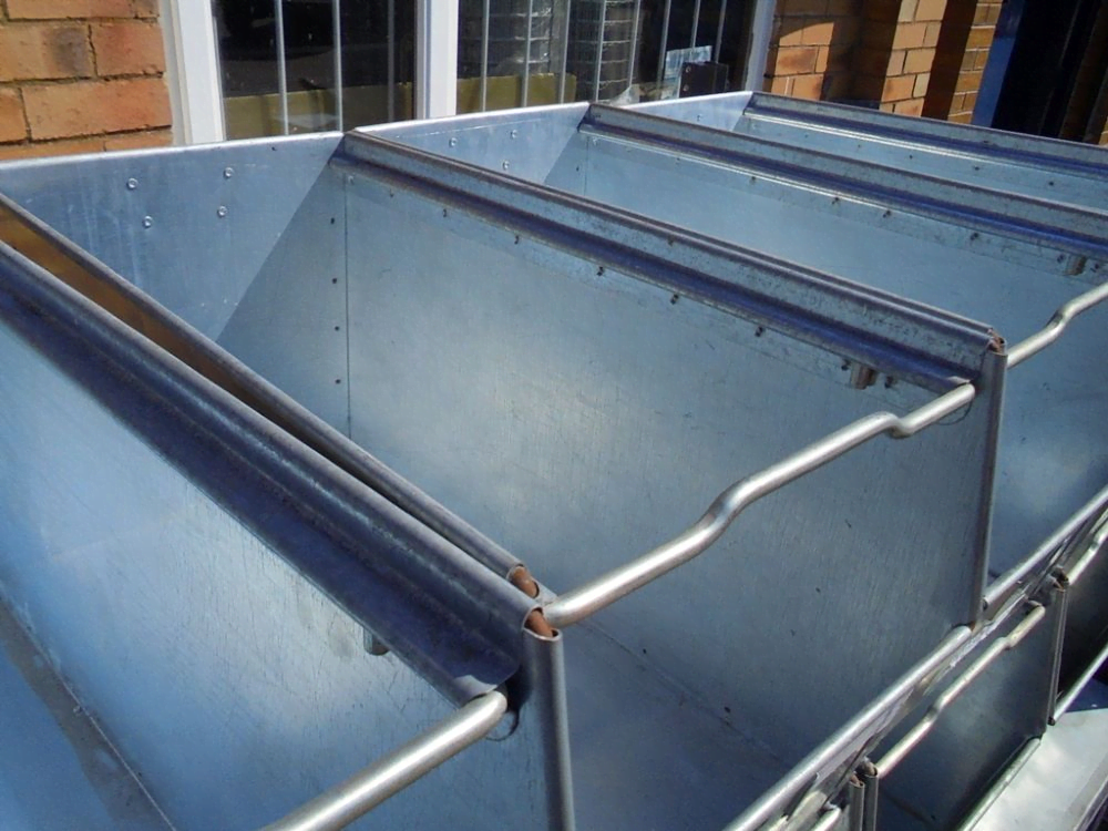 USED H/DUTY RACK c/w 16 LARGE GALVD VISTA STORAGE TOTE BIN – Storage Bins
